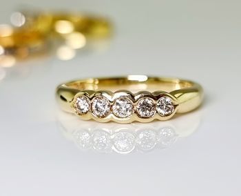 BEAUTIFUL 9ct Yellow Gold Five Diamond Ring. | Jewellery Past and Present
