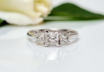 STUNNING 18ct White Gold Princess Cut TRILOGY Ring | Jewellery Past and ...