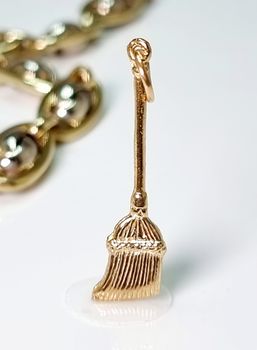 QUIRKY 9ct Yellow Gold Broom Charm. | Jewellery Past and Present