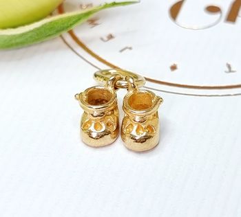 CUTE 9ct Yellow Gold Baby Booties Charm. | Jewellery Past and Present